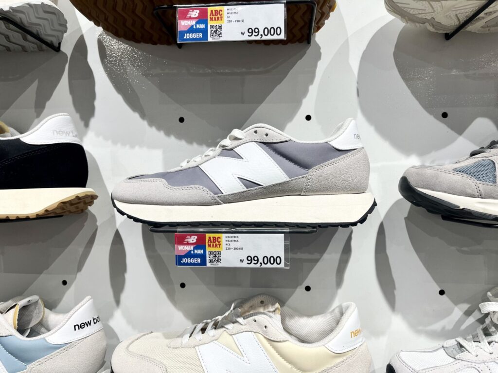 韓国(ソウル)のABCマート店舗！スニーカーラインナップを紹介【ct70など】 - リファインマガジン