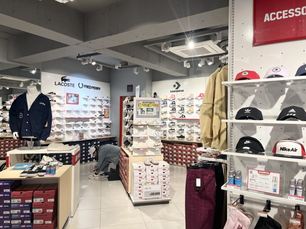 韓国(ソウル)のABCマート店舗！スニーカーラインナップを紹介【ct70など】 - リファインマガジン