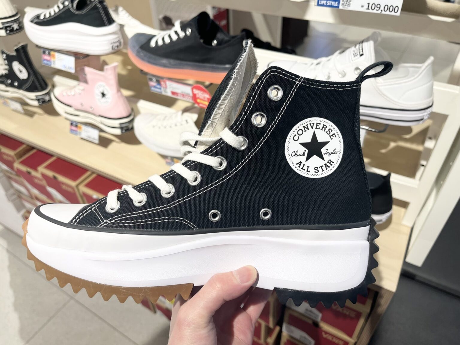 韓国(ソウル)のABCマート店舗！スニーカーラインナップを紹介【ct70など】 - リファインマガジン